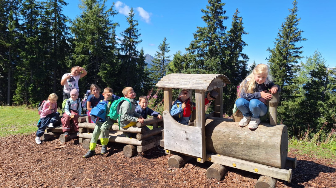 Ein schöner Tag im Hopsiland auf der Planai – Volksschule Schladming